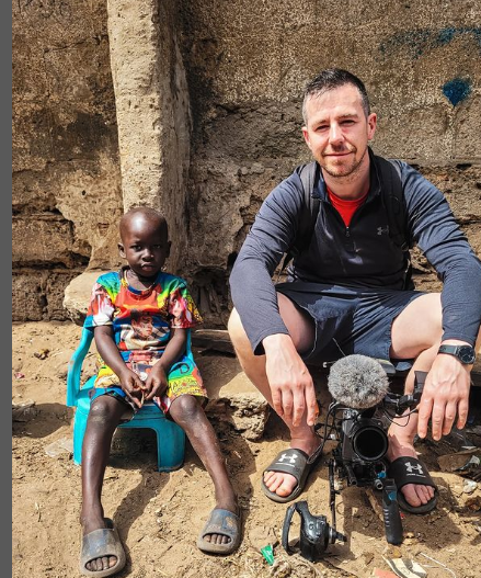 Jonathan Lambert Taille: Révélations sur la Stature de l’Humoriste en 2024 - Bonjour Buzz