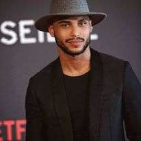 Nassim Lyes Origine: Explorez les Racines et la Carrière de l'Acteur ...