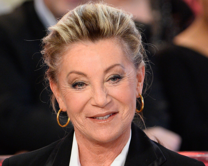 Sheila Taille Poids 2024: Secrets de Forme et Bien-être de l'Icône de ...