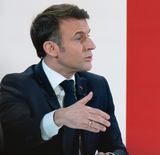 Emmanuel Macron Taille en cm: La Vérité sur la Hauteur du Président ...