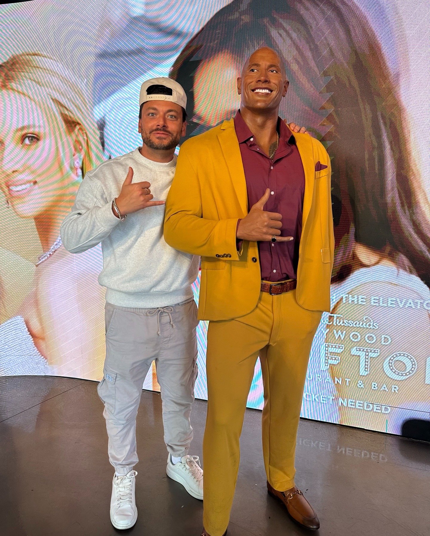 La vie amoureuse de Kev Adams : découvrez sa nouvelle copine. - Bonjour ...